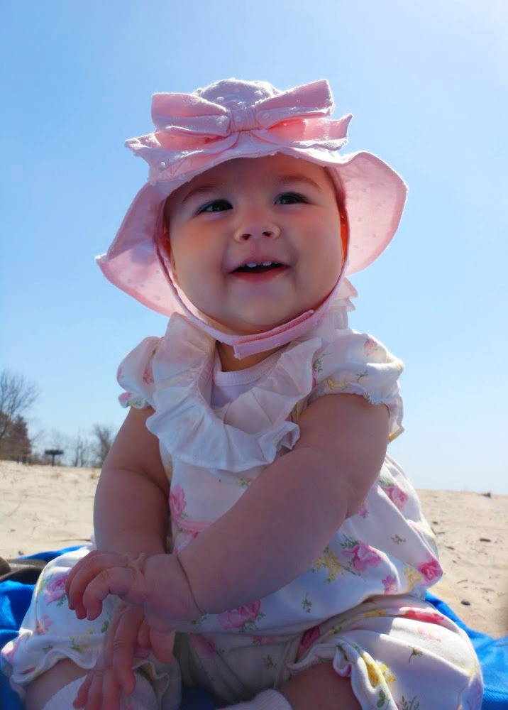 How to Take the Best Baby Beach Pictures: Fun and Creative Picture ...